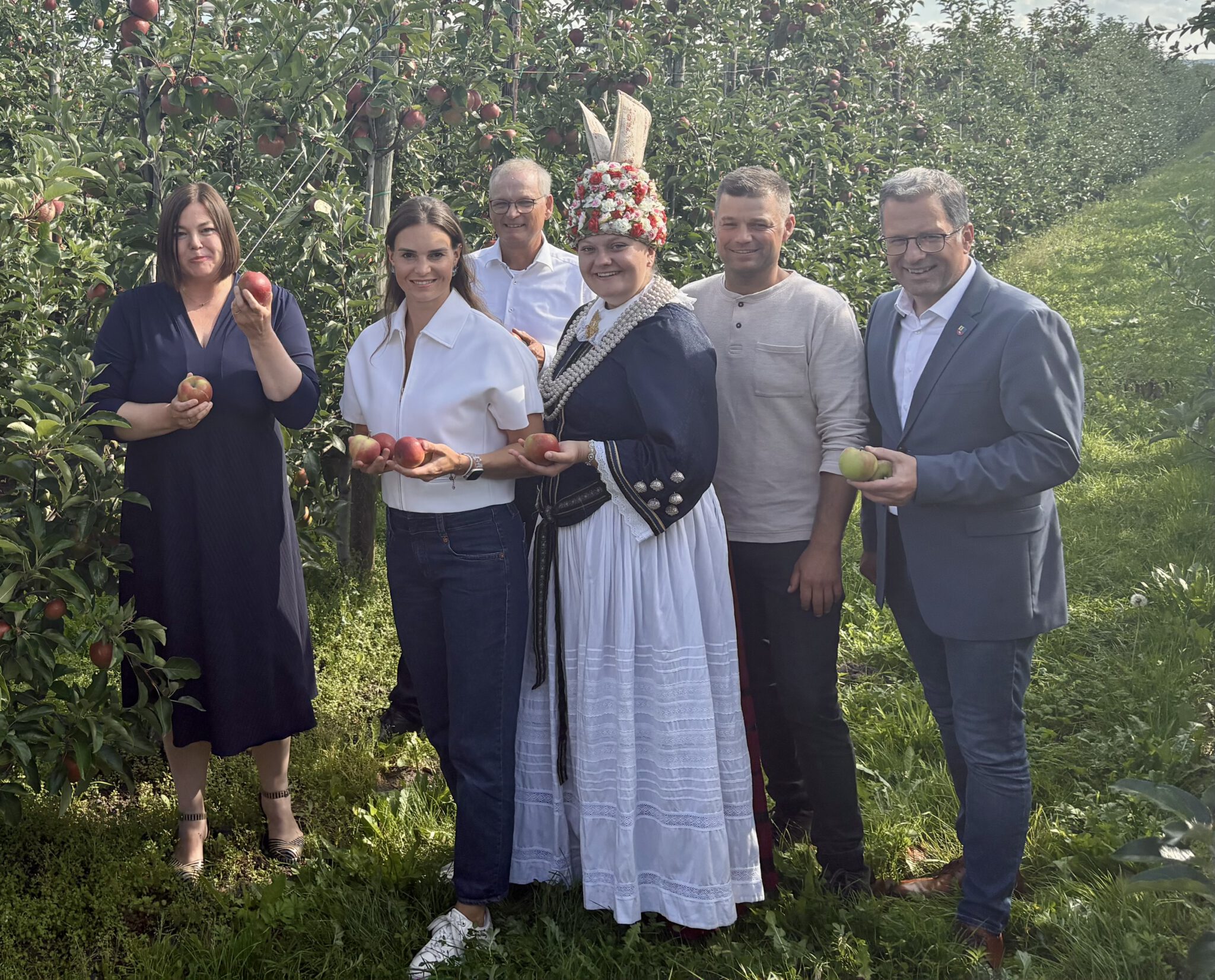 Feierliche Eröffnung der Apfelsaison 2025 im Alten Land | Bauernverband ...